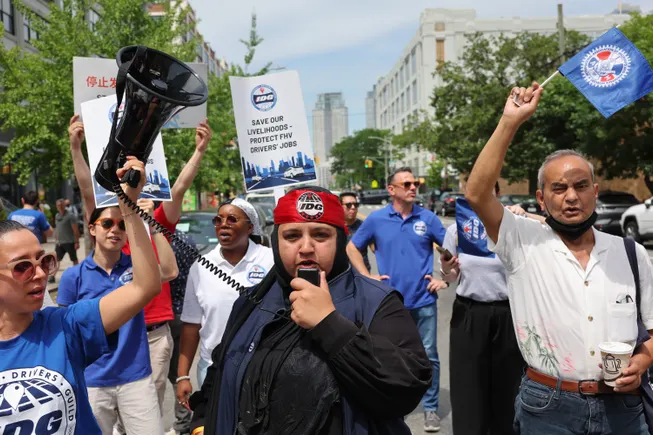 Uber, Lyft chart paths to electric and autonomous vehicles | Smart ...