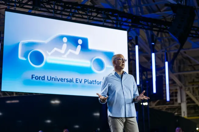 Ford scraps EV plans, shifts to stationary energy storage | Utility Dive