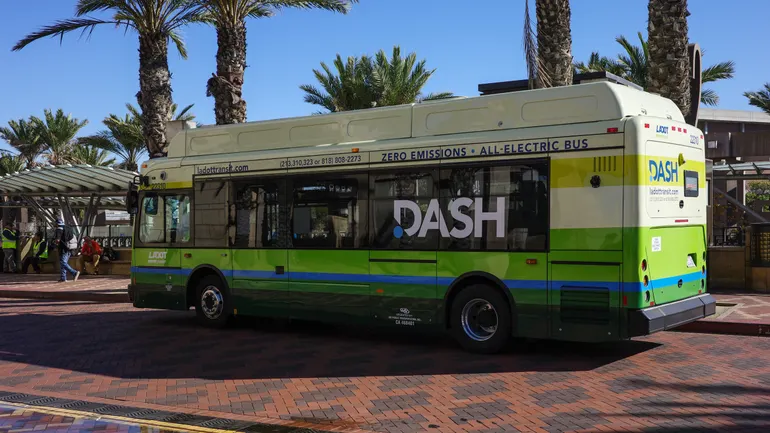 Zero-emission transit bus fleets continued to grow last year | Smart ...