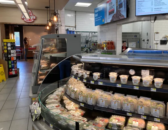 Convenience store food popularity spurs packaging adaptations ...