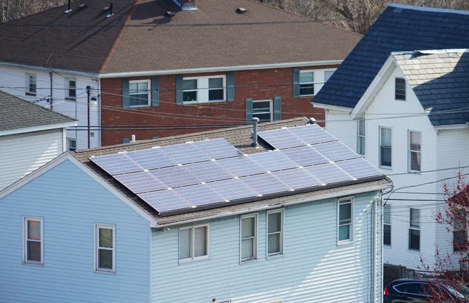 EPA awards $7B to 60 low-income solar access programs | Utility Dive