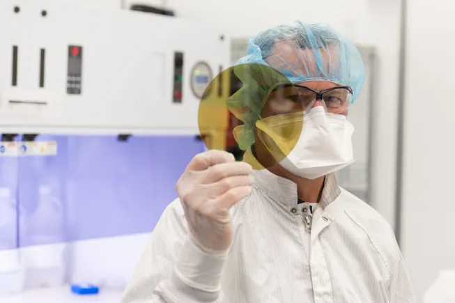 SK Siltron scores $544M in federal money to expand chip production ...