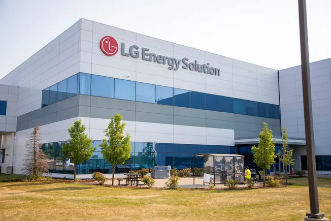 LG Energy Solution, WesCEF expand lithium supply deal | Supply Chain Dive