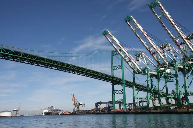 Port of Los Angeles signs a 10-year PLA with union group | Construction ...