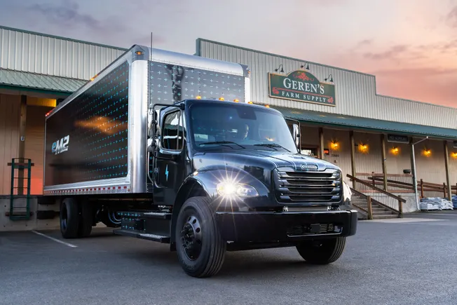 Penske, Pitt Ohio, Ryder order Freightliner medium-duty EV trucks ...