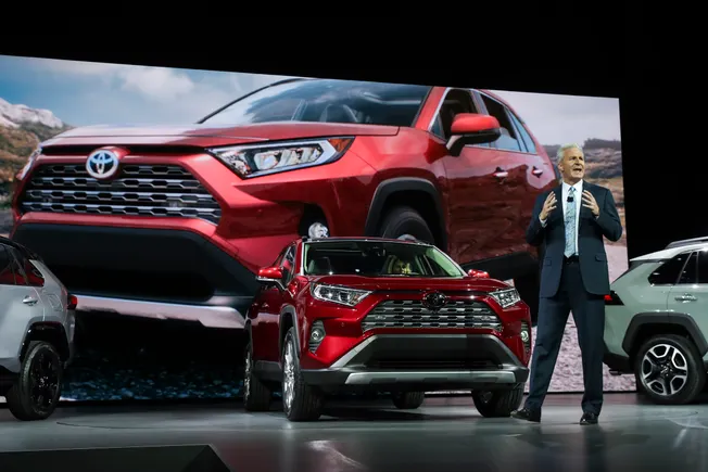 Toyota Motor North America creates COO, CSO roles | WardsAuto