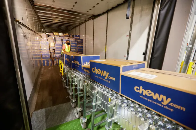 Chewy delivers 24% sales growth as demand remains strong | Retail Dive