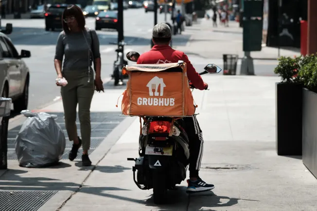 Grubhub steps up its grocery game | Grocery Dive