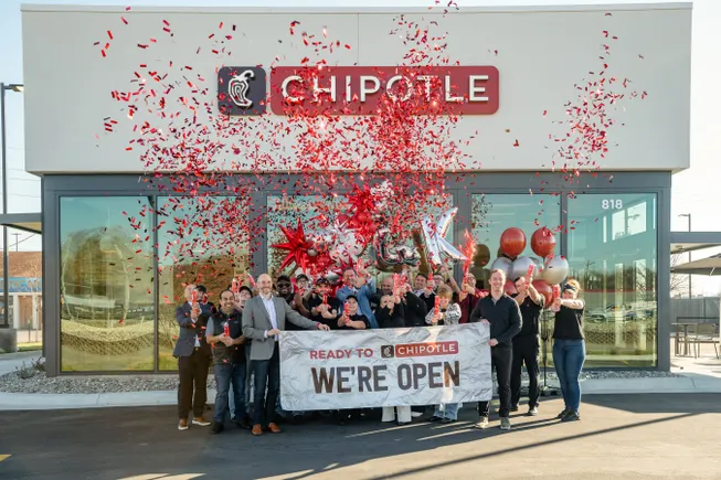 Chipotle opens 4,000th unit | Restaurant Dive