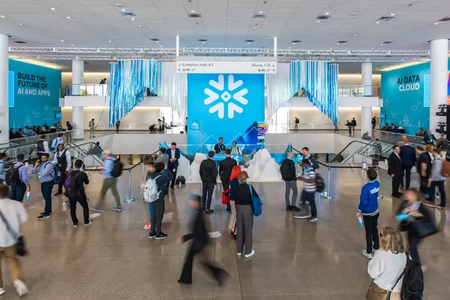 Dive Newsdesk: Snowflake CIO sees ‘AI promises’ in tie-up with Palantir ...