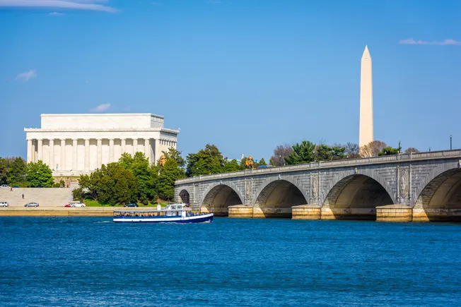 DC attorney general sues EarnIn over ‘deceptive’ marketing | Payments Dive