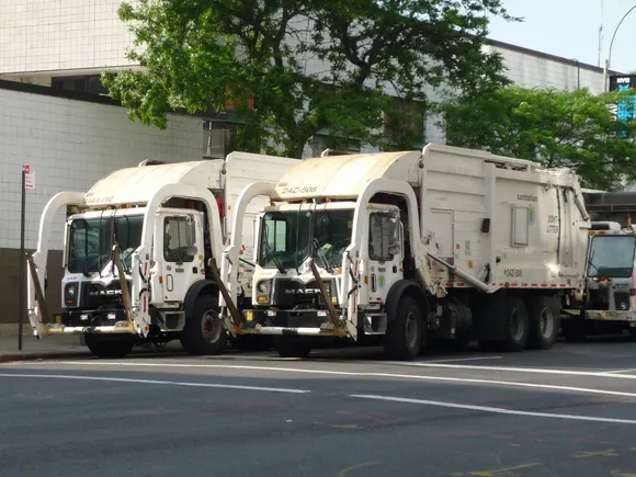 Ohio governor signs 'Slow Down' bill for waste collectors | Waste Dive