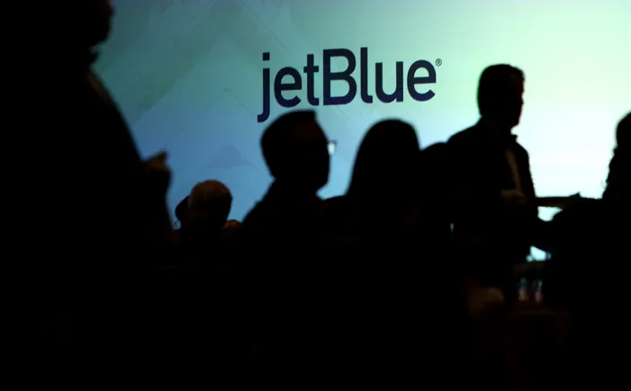 JetBlue introduces lounges in pursuit of premium customers | CX Dive