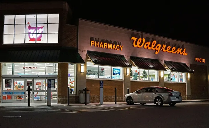 FedEx, Walgreens partner to offer pickup services in 8,000 stores ...