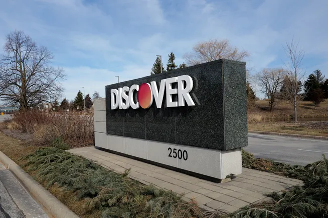 Discover to sell student loan portfolio to Carlyle, KKR in $10.8B deal ...