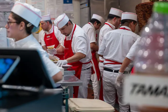 How to train your restaurant employees so they learn fast and enjoy ...