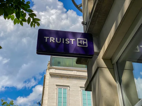 Truist aims to build 100 new branches in a mass-affluent grab | Banking ...
