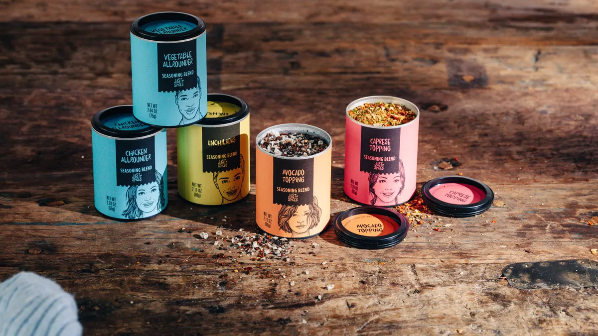 Seasoning cans store