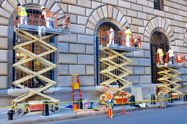 Clayco superintendent develops safety harness device for lifts ...