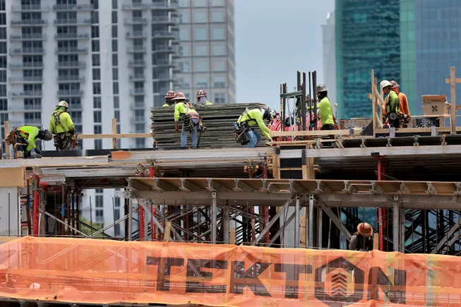 Construction jobsite falls a rising problem | Construction Dive