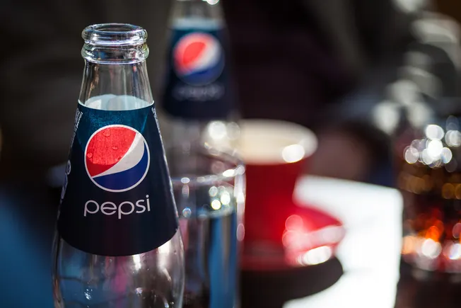 Pepsi targets taste testers through digital OOH campaign | Marketing Dive
