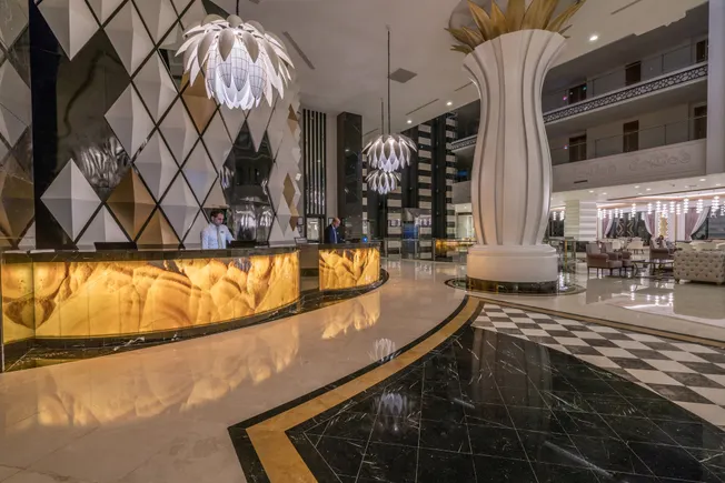 Foreign hotel investment will rise in H2 2023: JLL | Hotel Dive
