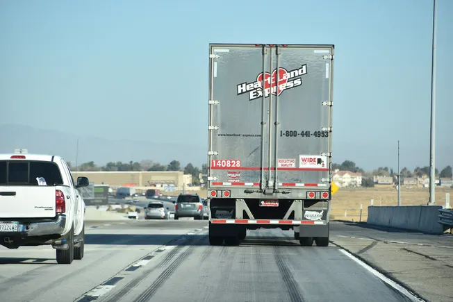 Heartland Express reports fourth-straight quarterly loss | Trucking Dive