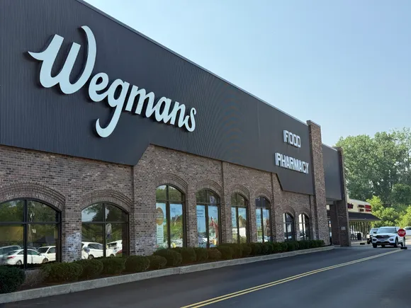 Wegmans adds Hot Bowls to foodservice lineup | Grocery Dive