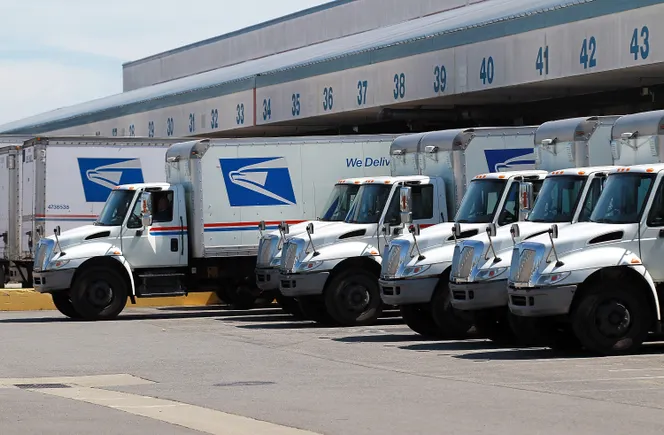USPS regulator pushes back on network overhaul efforts | Supply Chain Dive