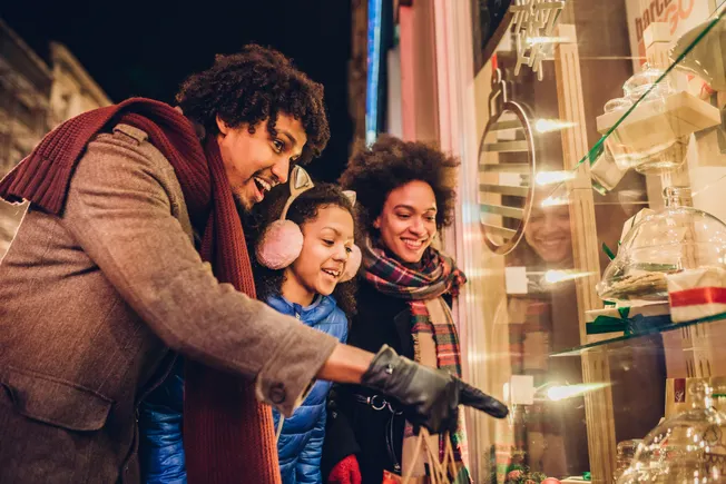 Retail trends that shaped the holidays in 2023 | Retail Dive