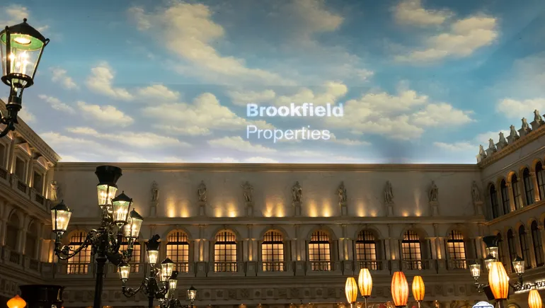 Brookfield mall REIT to be sold for $6.5B | Retail Dive