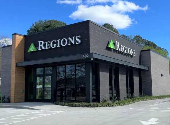 Regions to pay DOJ $4.9M over PPP loan allegations | Banking Dive