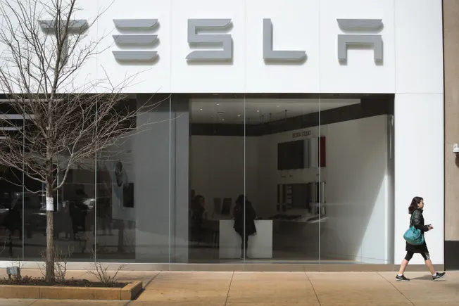 Tesla energy storage deployments fall 11% in Q2 amid supply chain ...