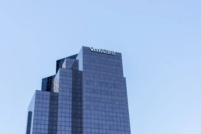 VMware vows to ‘virtualize the entire data center’ with bigger bundle ...