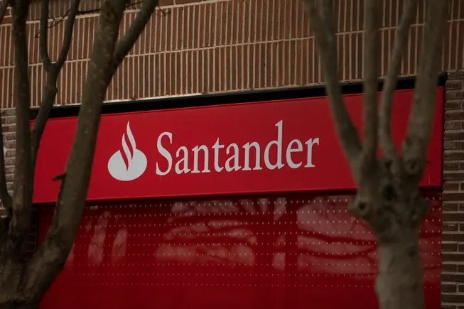 Santander debuts digital bank in US | Banking Dive