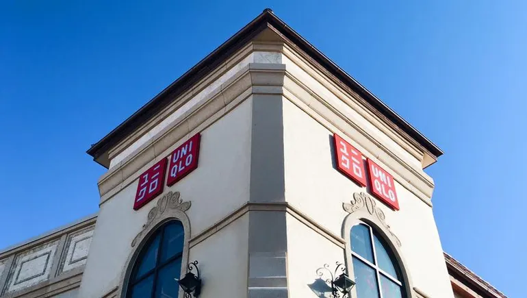 Uniqlo's newest US retail locations: vending machines | Retail Dive