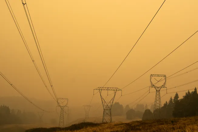 Oregon utilities outline plans to prevent and mitigate wildfires in ...