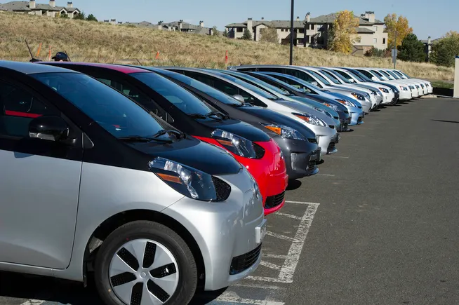 The decades-long evolution of the connected vehicle | Smart Cities Dive