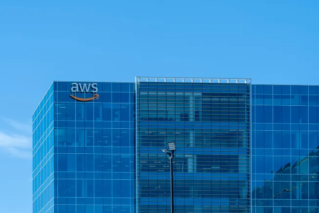 AWS retains heavyweight title in cloud infrastructure | CIO Dive