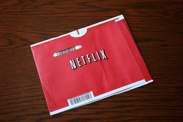 Netflix outdoor campaign reacts to real-time situations with GIFs ...