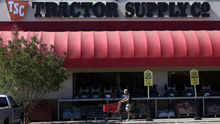 Tractor Supply slashes all DEI roles and Pride support | HR Dive