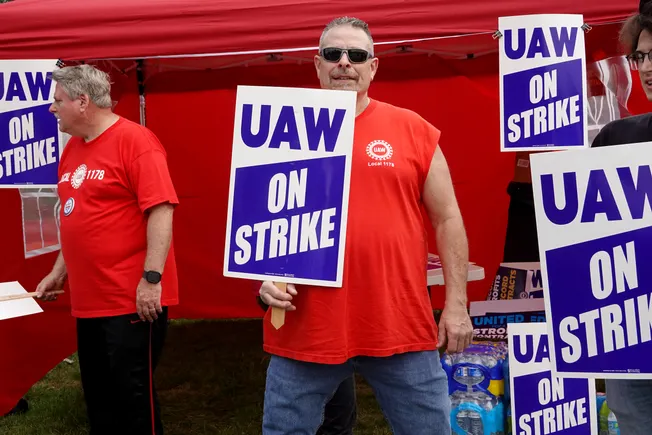Stellantis announces more layoffs in Ohio due to UAW strike | WardsAuto