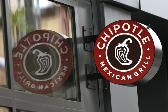 Chipotle builds 2025 around ‘total guest experience,’ CEO says | CX Dive