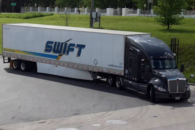 Knight-Swift eyes LTL expansion in Northeast, Southwest | Trucking Dive