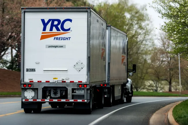 Why fleets go beyond transactions to partner with OEMs | Trucking Dive