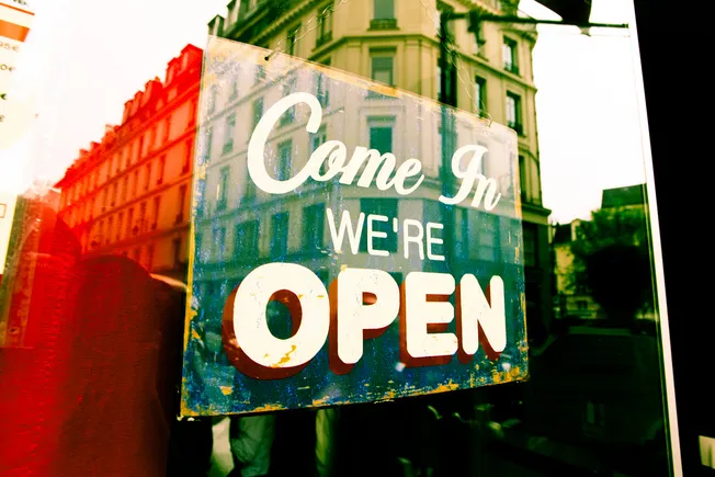 The effects of 'clopening' on employees: What employers can do | HR Dive