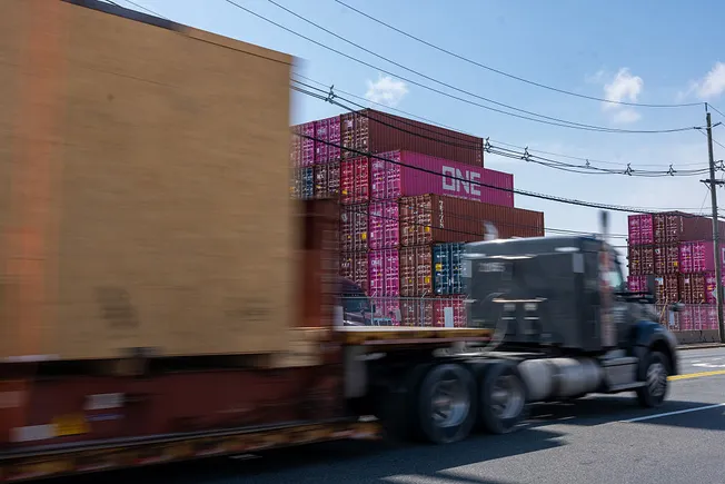 Tariff concerns weigh on freight recovery: report | Trucking Dive