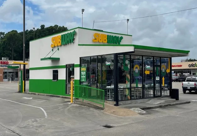 A large Subway operator declares bankruptcy | Restaurant Dive