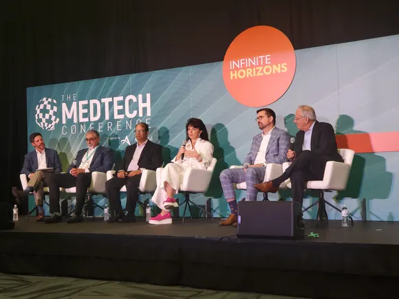 Clinicians ‘love yet fear’ AI, say medtech leaders | MedTech Dive