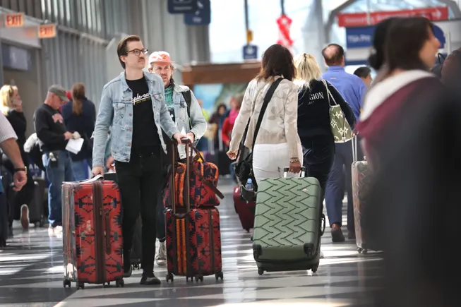 Airline CX shines over Memorial Day weekend despite record air travel ...